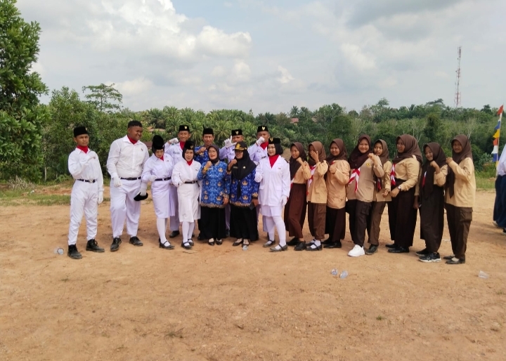 SMP Negeri 2 Kikim Timur Jadi Tuan Rumah Upacara HUT RI ke-80 - Lahat ...